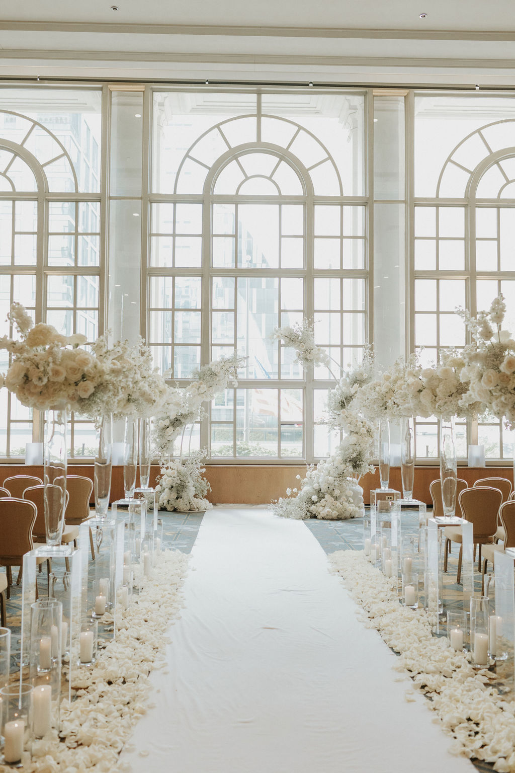 An Elegant Modern White Wedding - Flora Nova Design - Premier Event ...